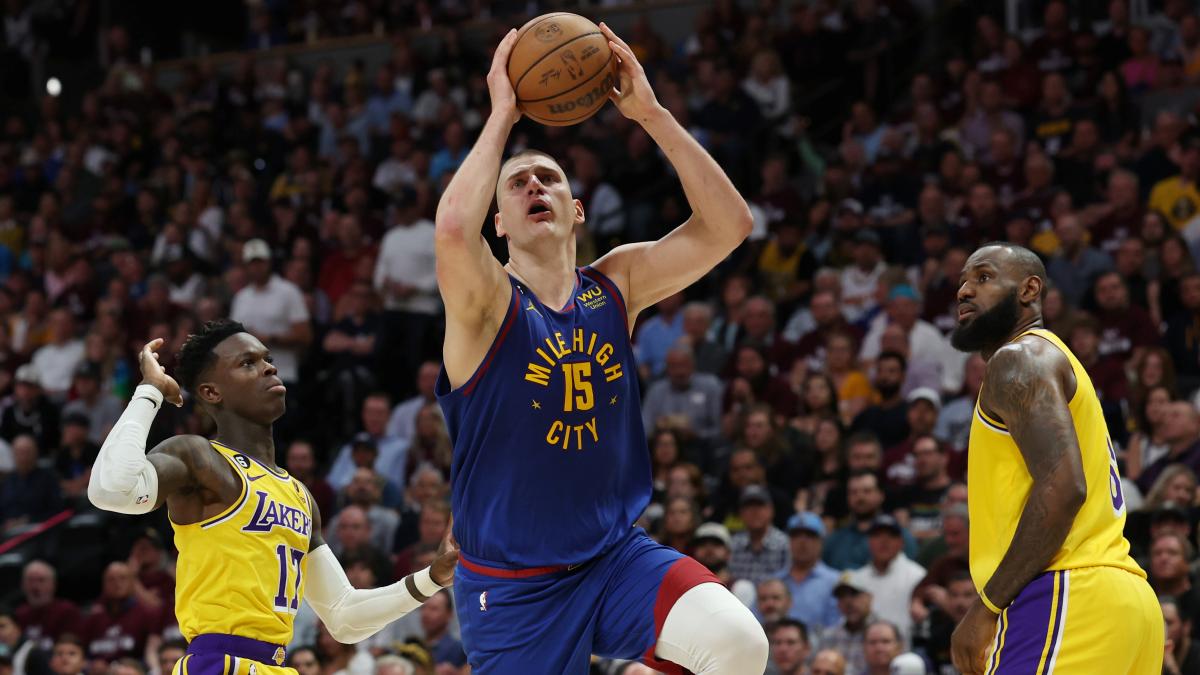NBA约基奇缴超狂大三元 季后赛写纪录 | 新唐人电视台