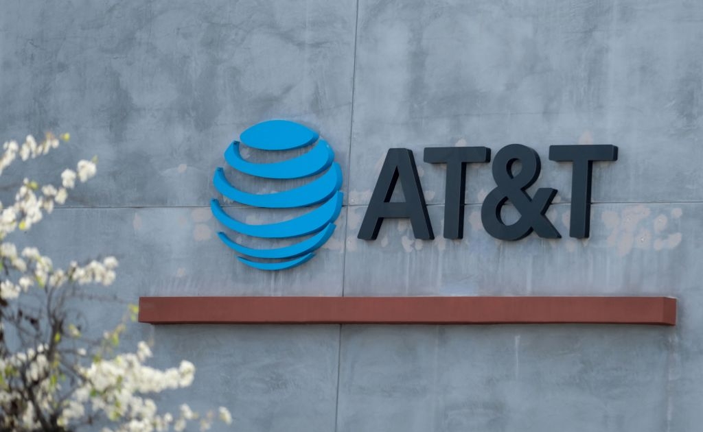 AT&T数据遭黑客盗窃 用户需知道些什么？ | AT&T | 短信 | 网路钓鱼 | 新唐人电视台
